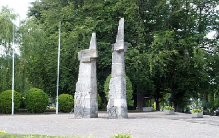 Cmentarze i mogiły - Zabytki Drawsko